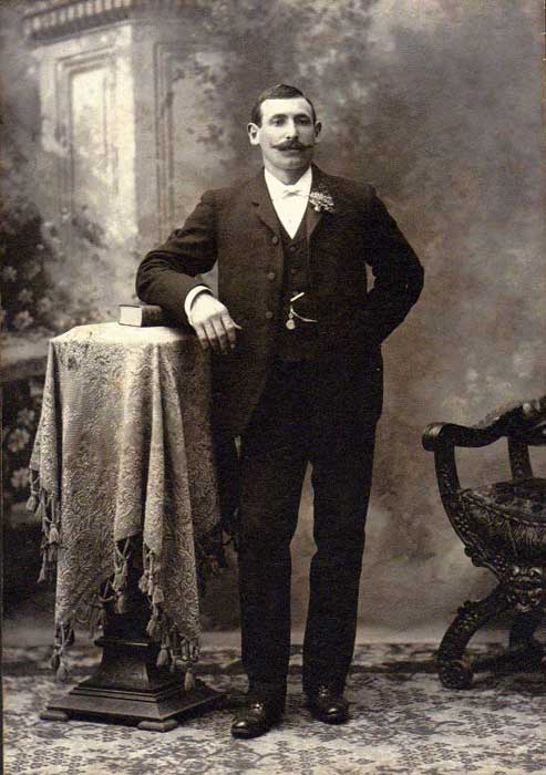 Pédeuboy Jeanne and Barbé Pierre | Emigration64